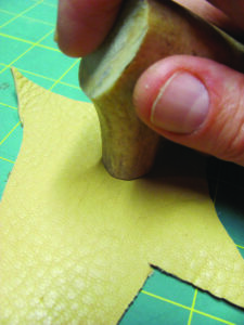 How To Cut Antlers For Buttons - Grit